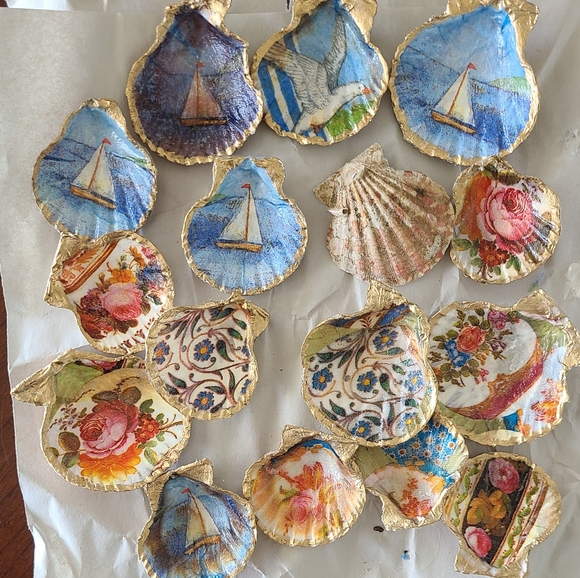Art | 16 Small Decorative Seashell Art With Nautical And Floral Designs ...